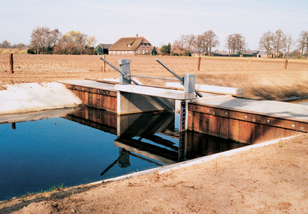 LEVERANCIER VOOR WEG- EN WATERBOUW