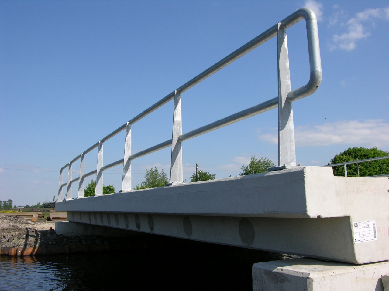 LEVERANCIER VOOR WEG- EN WATERBOUW