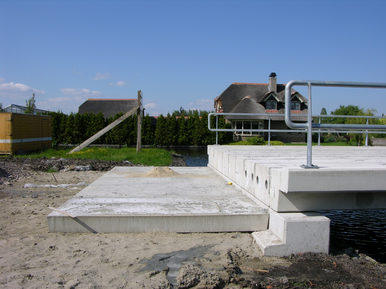 LEVERANCIER VOOR WEG- EN WATERBOUW