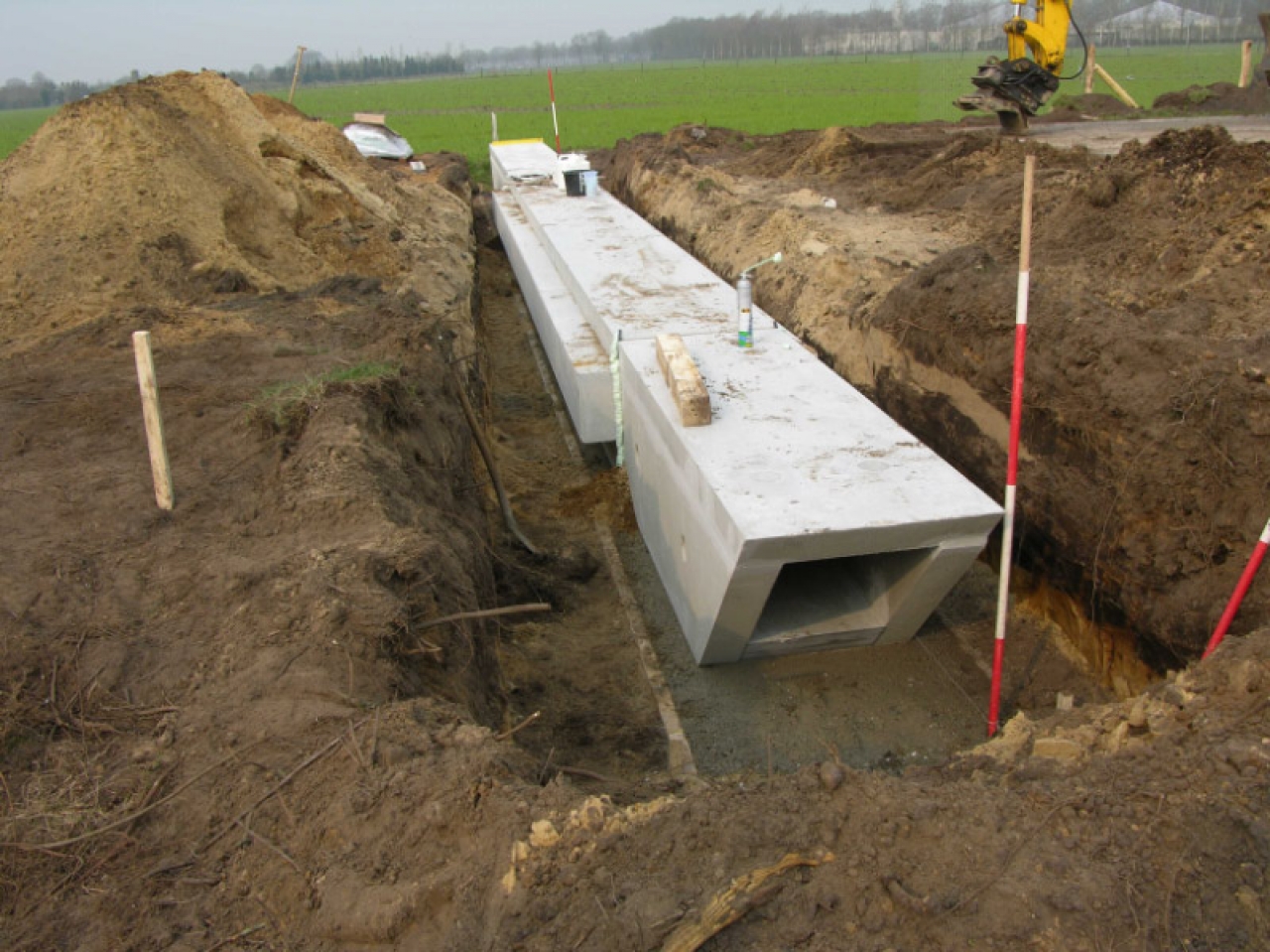 LEVERANCIER VOOR WEG- EN WATERBOUW